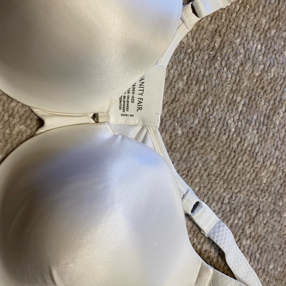 Vanity Fair | Intimates & Sleepwear | New Vanity Fair Bra | Poshmark